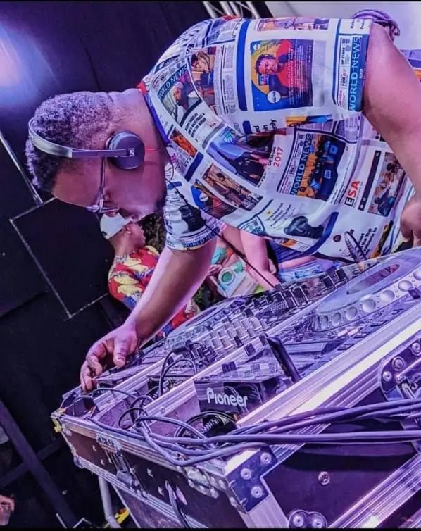 Make Your own Newspaper Jacket or a Newspaper Shirt – Tribe Afrique